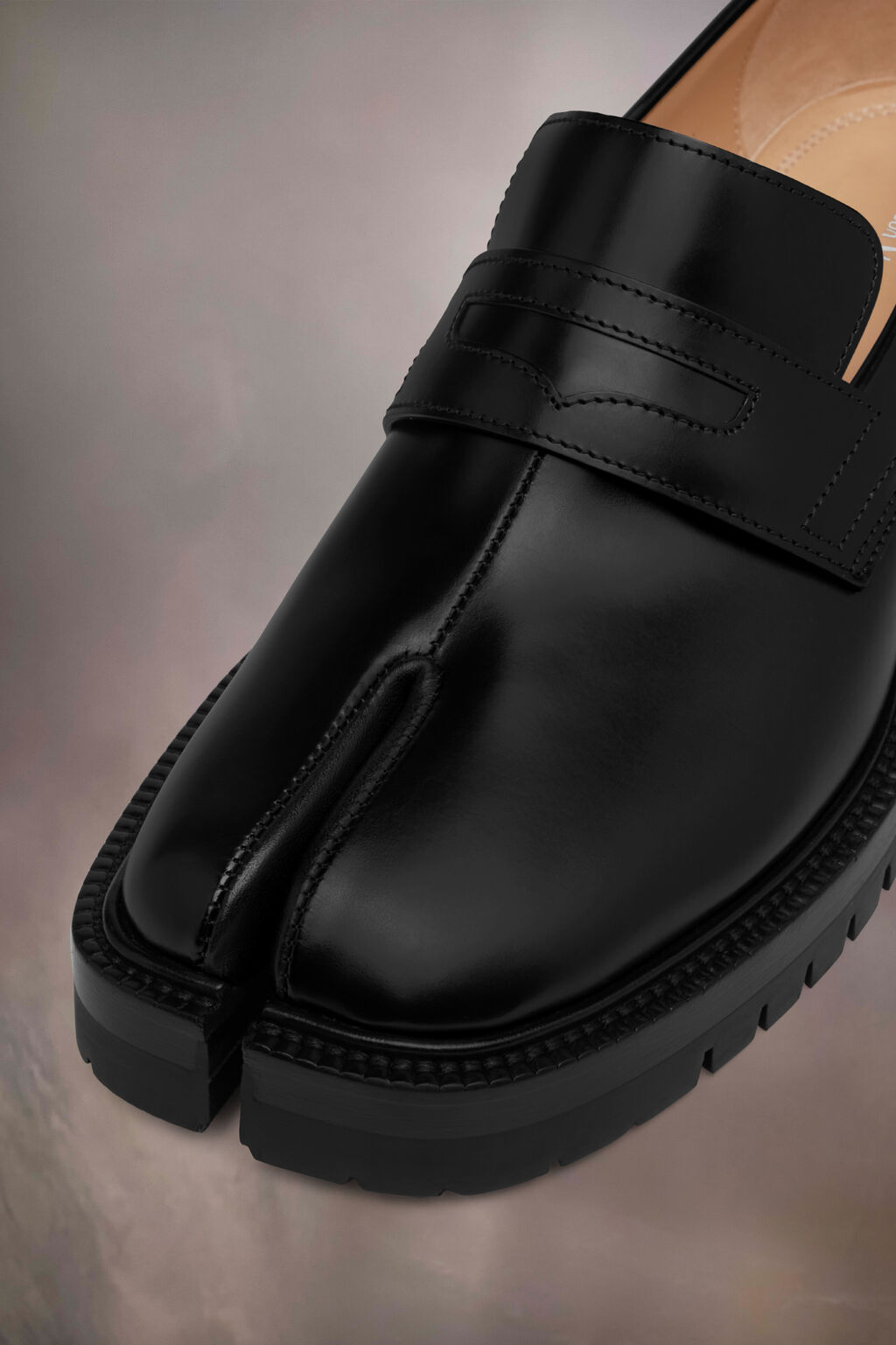 Men's Black Leather Tabi Loafers | Maison Margiela