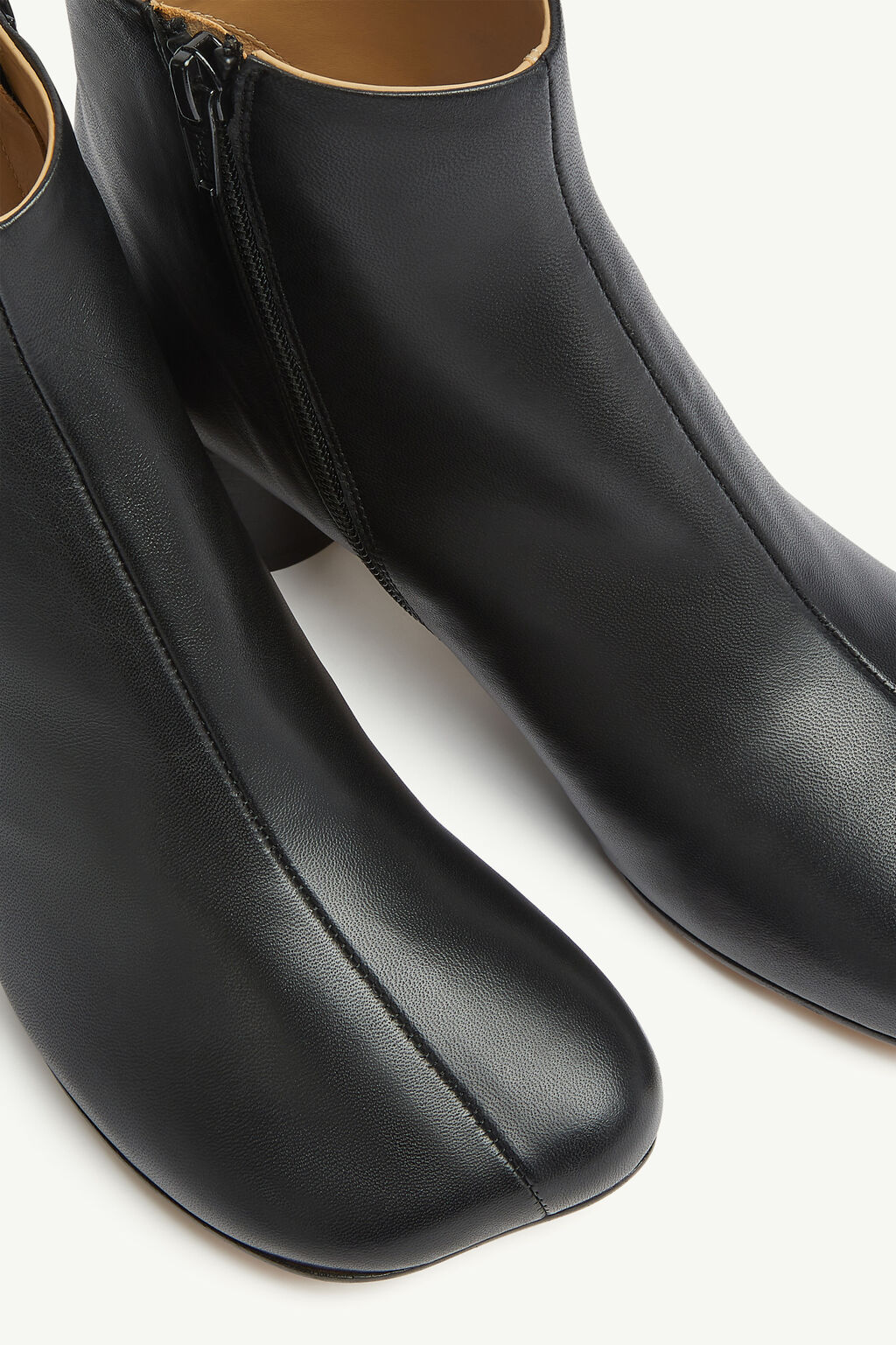 ブラック アナトミック アンクルブーツ｜MM6 - Maison Margiela