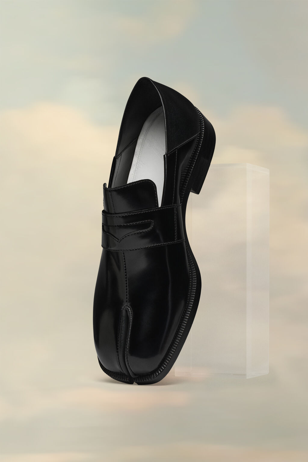 Women's Black Leather Tabi Loafers | Maison Margiela