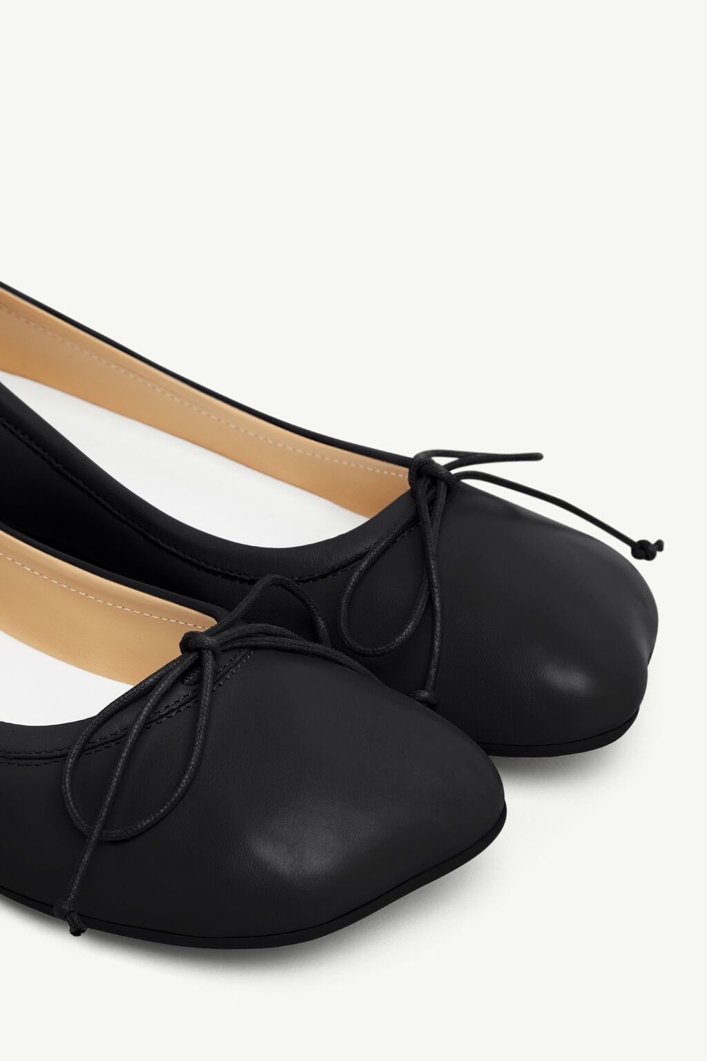 Black Leather Heeled Ballet Flats | MM6